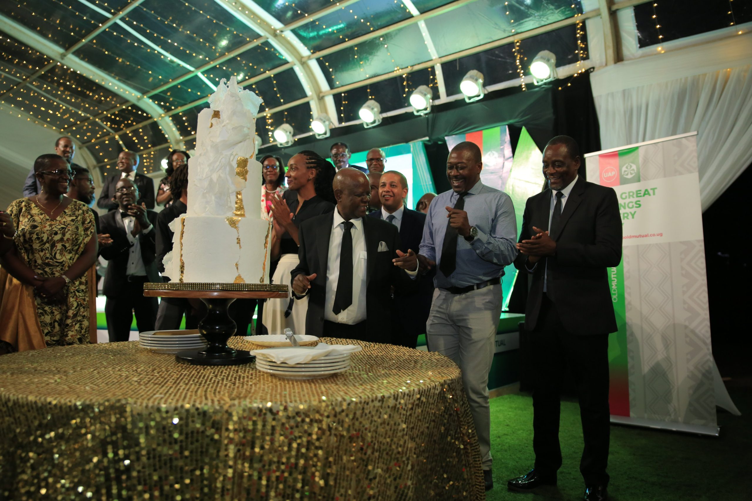 Tycoon Gordon Wavamunno honored for entrepreneurial spirit, visionary ...