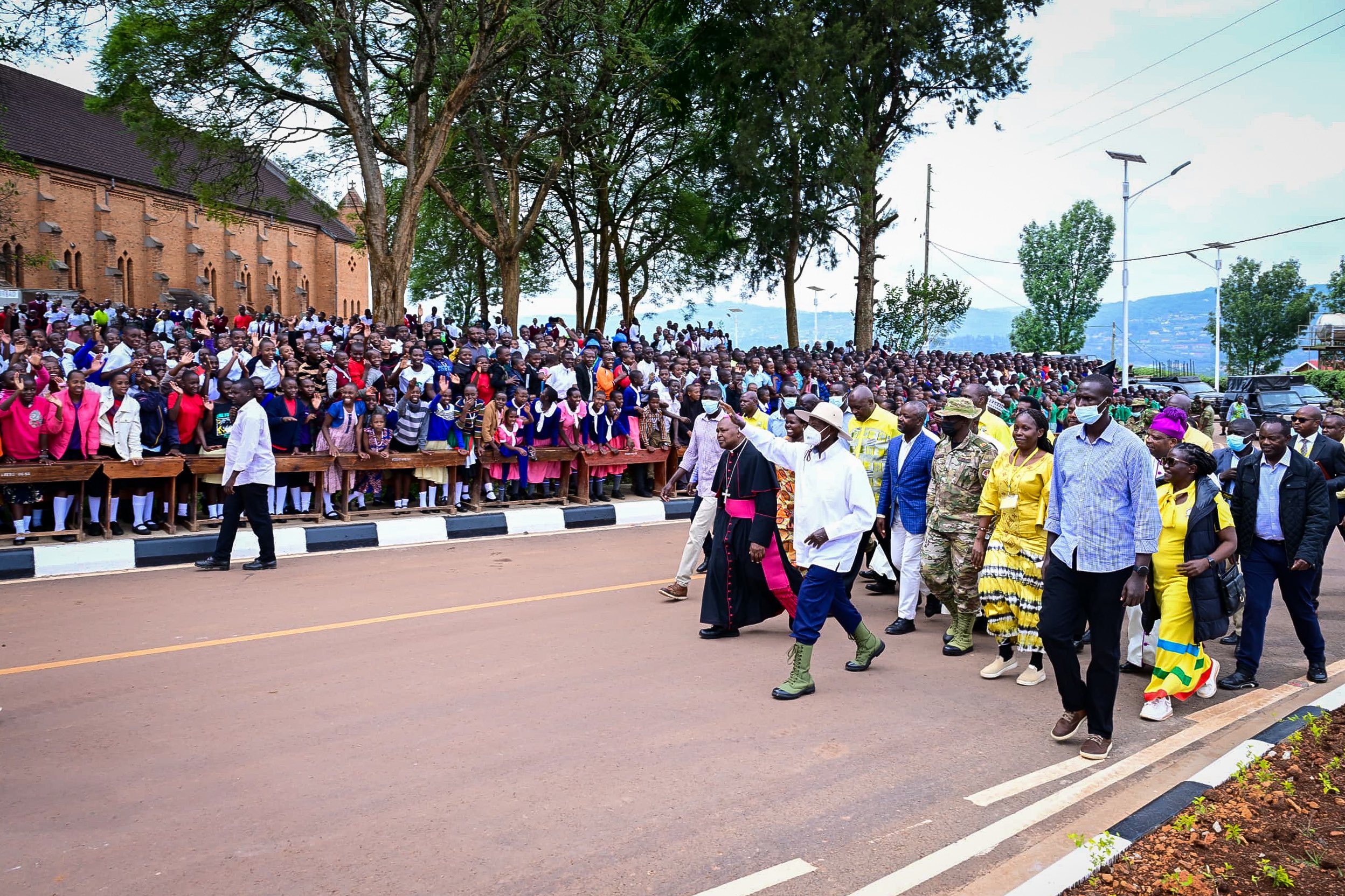 Museveni commissions USMID-funded roads in Kabaale